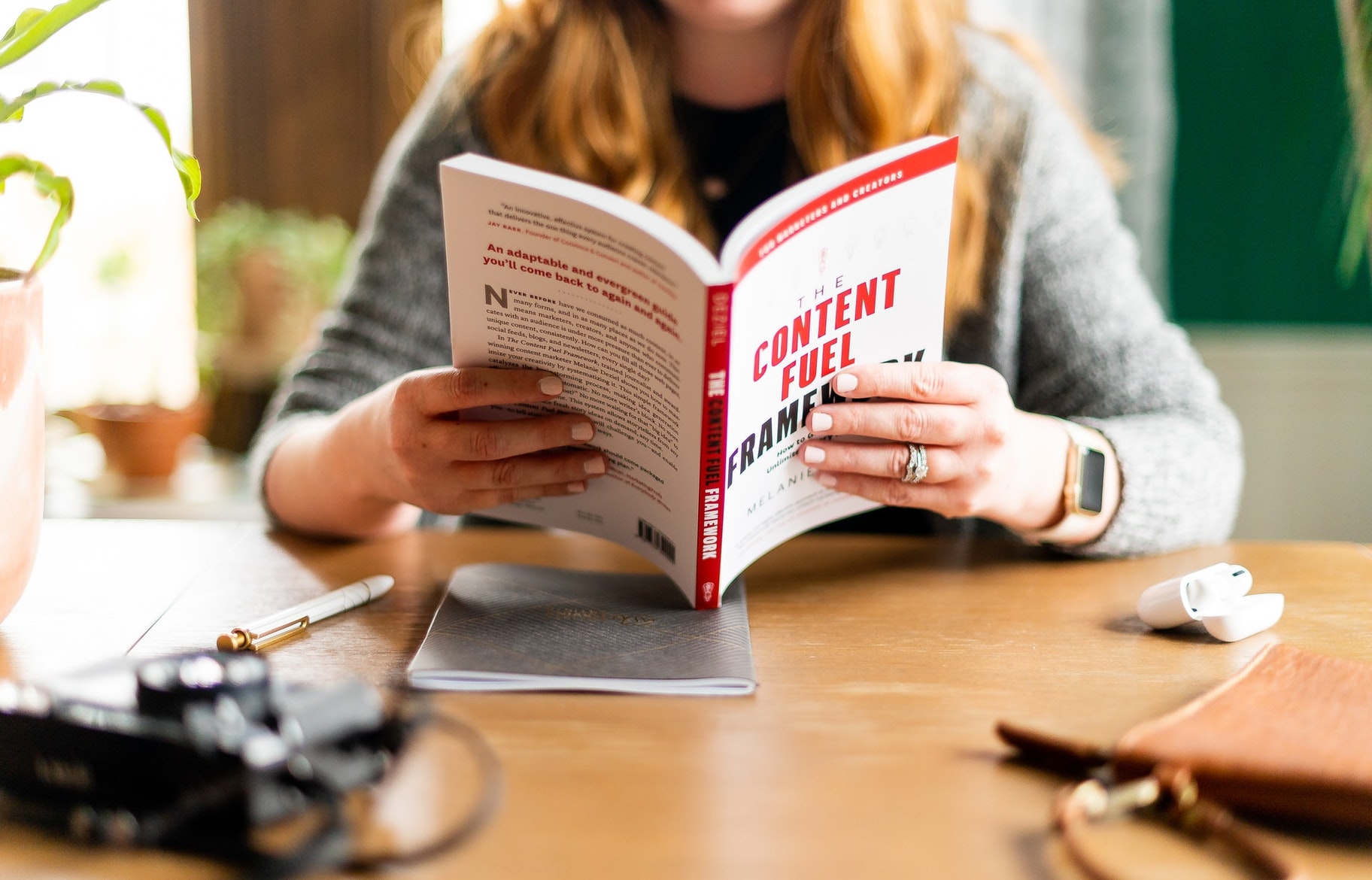 Expanding Your Mind Through Books - RG Magazines Expanding Your Mind Through Books - RG Magazines